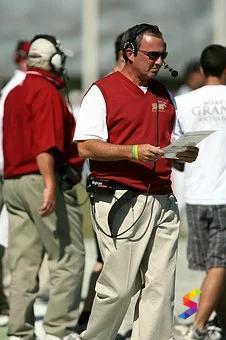 Define Sideline, Sideline Meaning, Sideline Examples, Sideline Synonyms ...