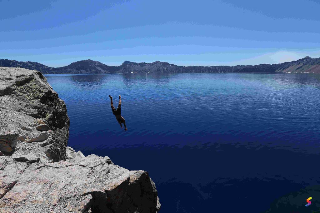 Define Dive, Dive Meaning, Dive Examples, Dive Synonyms, Dive Images ...