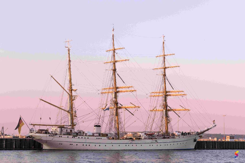 Define Mast, Mast Meaning, Mast Examples, Mast Synonyms, Mast Images ...