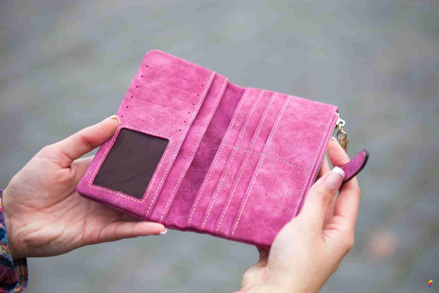 Define Wallet Wallet Meaning Wallet Examples Wallet Synonyms Wallet Define Wallet Wallet Meaning Wallet Examples Wallet Synonyms Wallet
