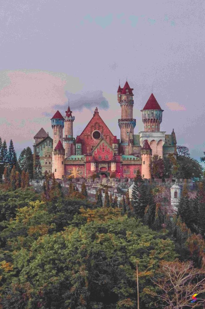 Define Castle Castle Meaning Castle Examples Castle Synonyms Castle Define Castle Castle Meaning Castle Examples Castle Synonyms Castle