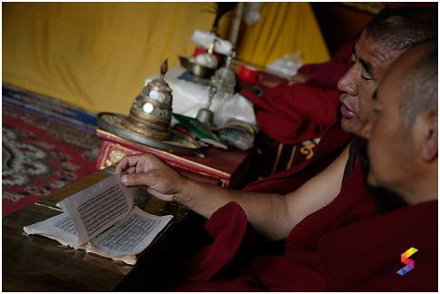 Define Chant, Chant Meaning, Chant Examples, Chant Synonyms, Chant ...