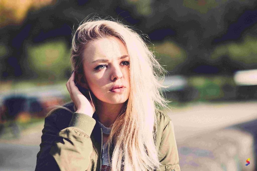 Define Actress 60 Photos - Moonagedaydream.film