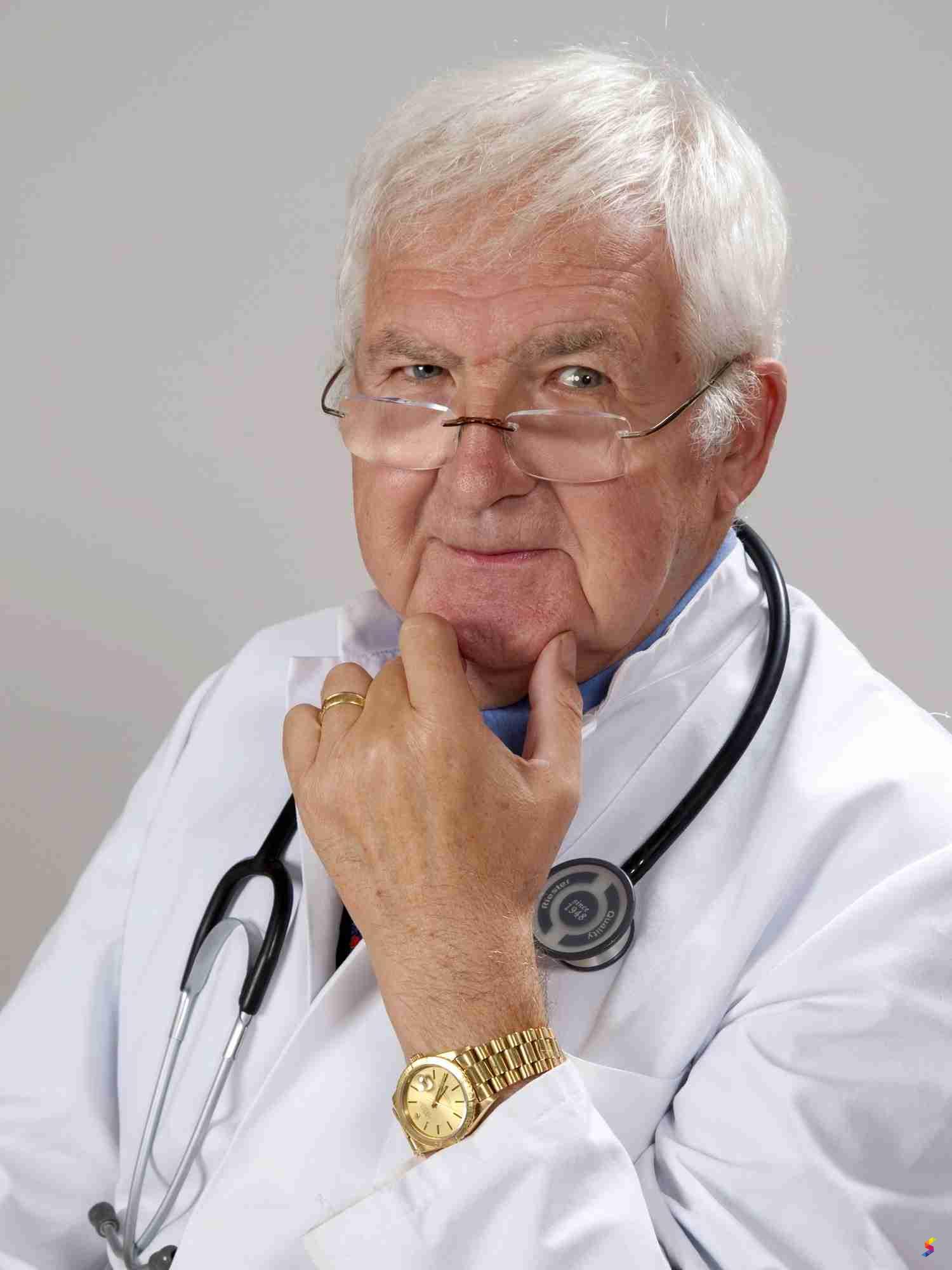 Define Doctor, Doctor Meaning, Doctor Examples, Doctor Synonyms, Doctor ...