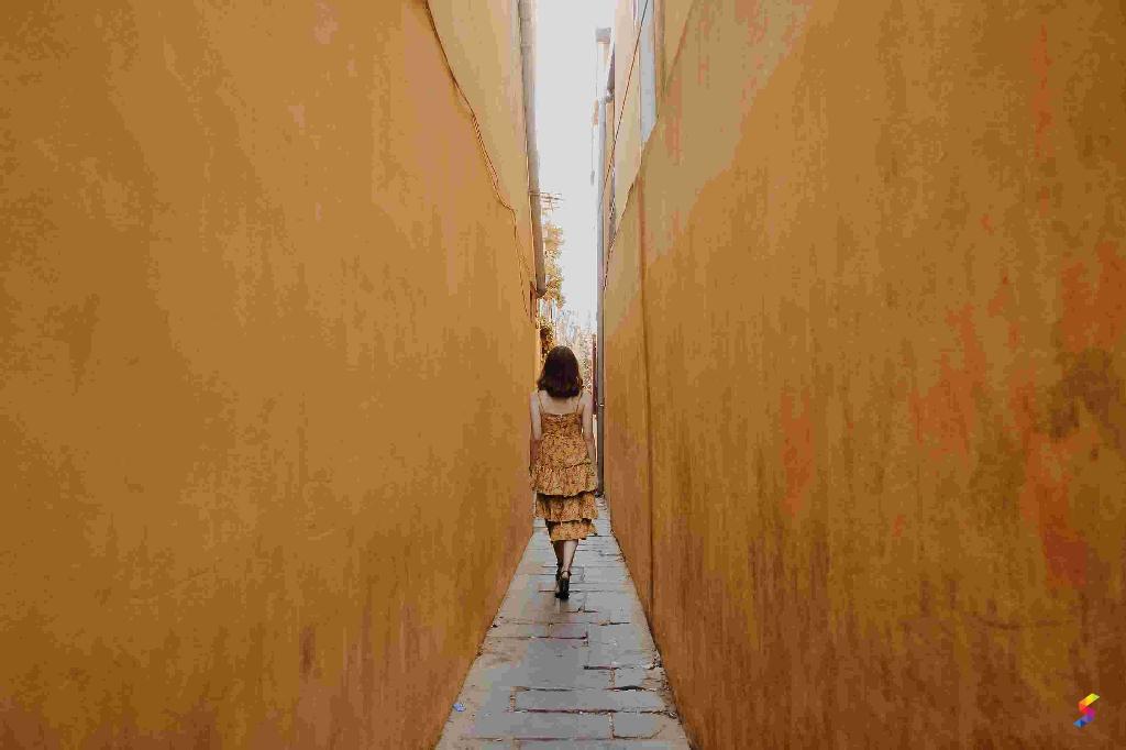 Define Narrow, Narrow Meaning, Narrow Examples, Narrow Synonyms, Narrow ...